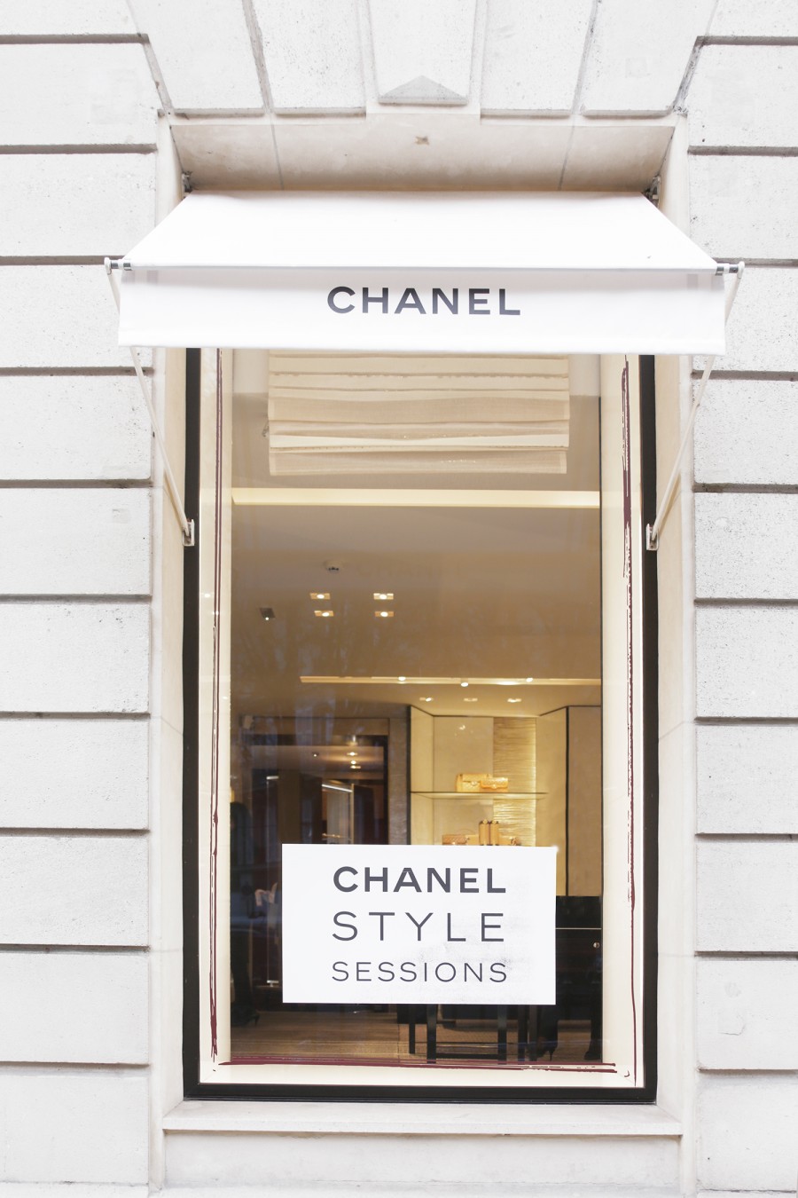 Stilul parizian, văzut de Chanel și de Caroline de Maigret - Fine Society