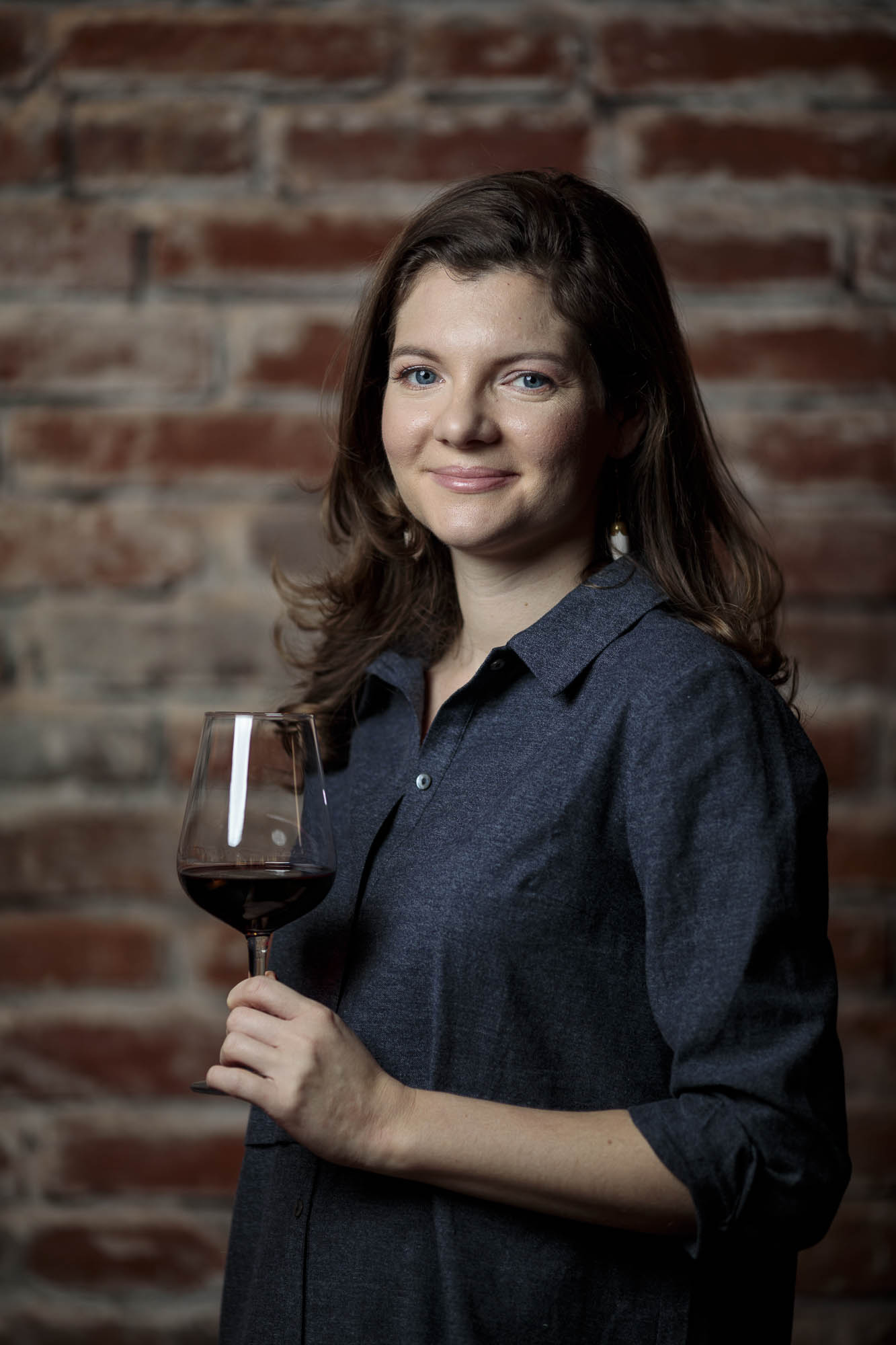 Andreea Micu: povestea vinului, istorisită de un avocat care scrie ...