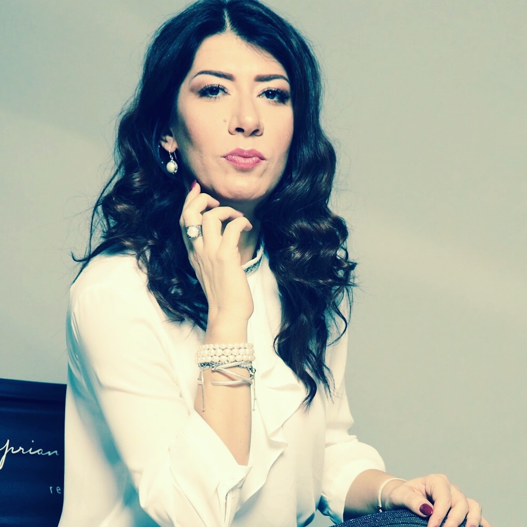 Oana Ghiocel trăiește „visul american”, regizând documentare despre ...