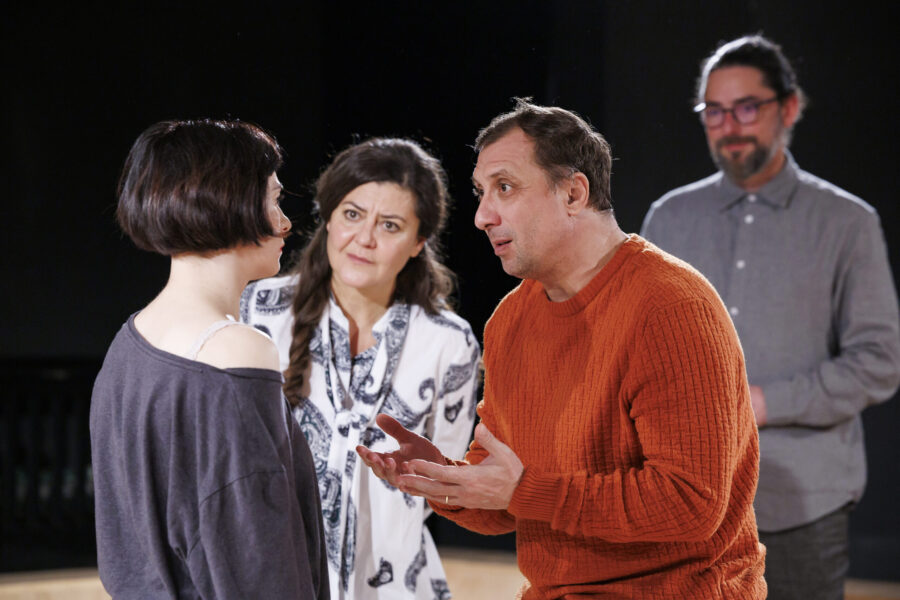 Florina-Gleznea-Ion-Grosu-Isabela-Neamtu-si-Dan-Bordeianu-in-Ivona ...